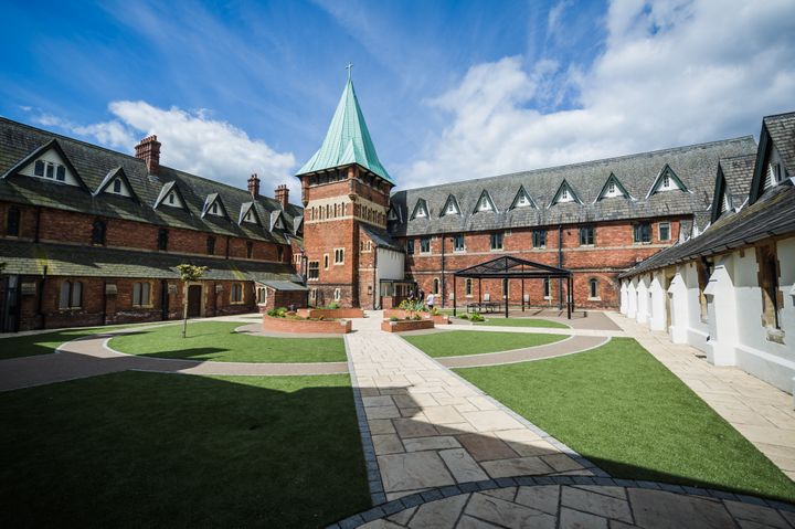 Hall Cliffe School - Tes Jobs